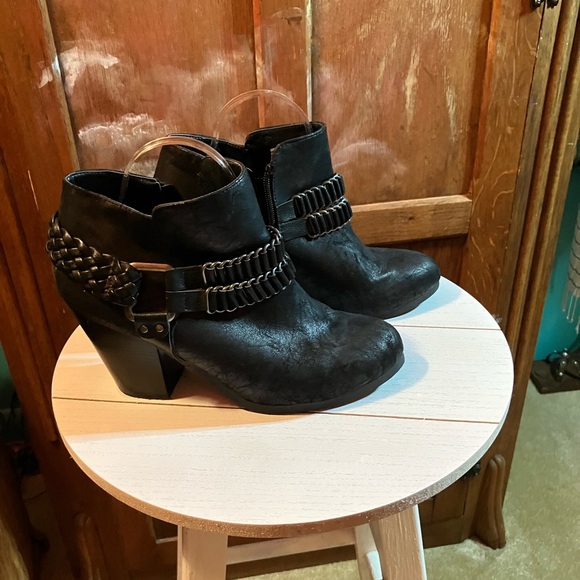 JustFab | Shoes | Justfab Distressed Black Booties With Metal Details ...